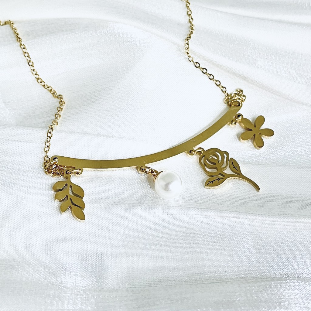 Stainless steel pearl necklace